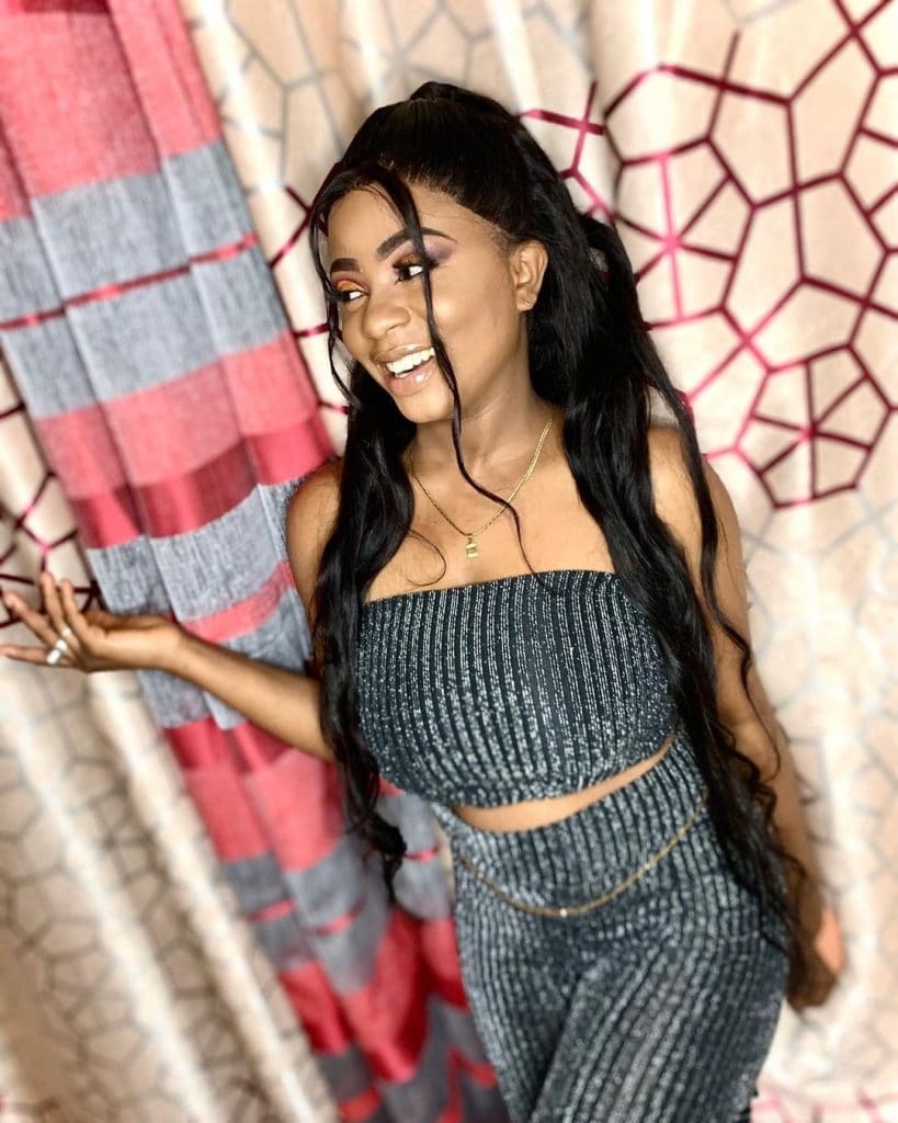 (13 Photos) Dieyna refait surface et fait sensation – Metrodakar